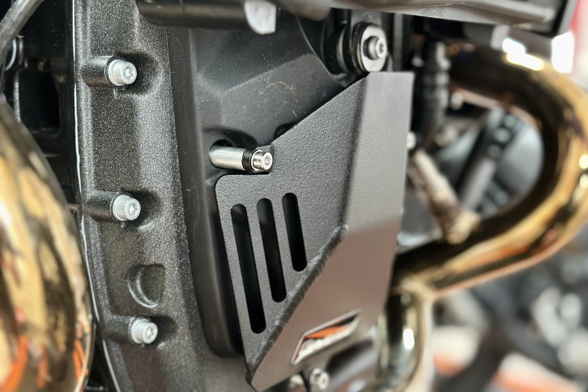 BMW R 12 G/S – Engine Shield